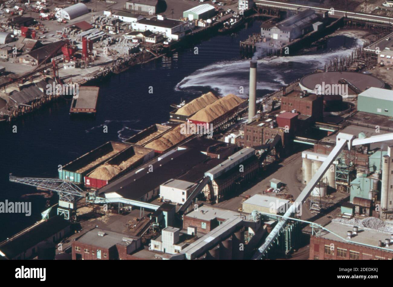 Archival pulp mill hi-res stock photography and images - Alamy