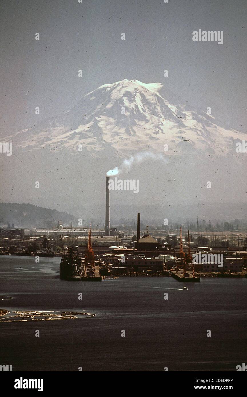 1970s kaiser aluminum factory hi-res stock photography and images - Alamy