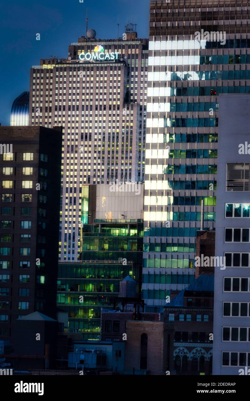 The Comcast building is the centerpiece of this dusk skyline of Midtown ...