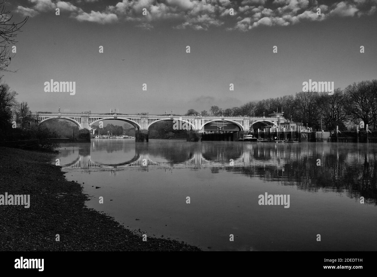 Richmond lock at very low tide with the Thames riverbed showing ...