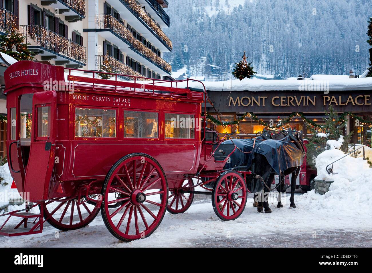 Switzerland christmas snow hi-res stock photography and images - Alamy