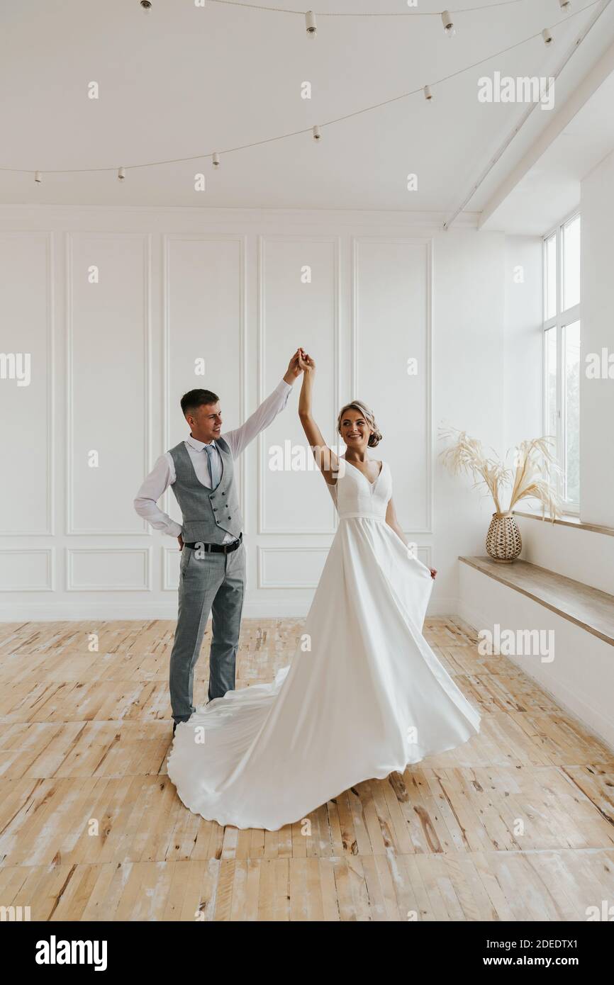 Young Couple Slow Dancing High Resolution Stock Photography and Images ...