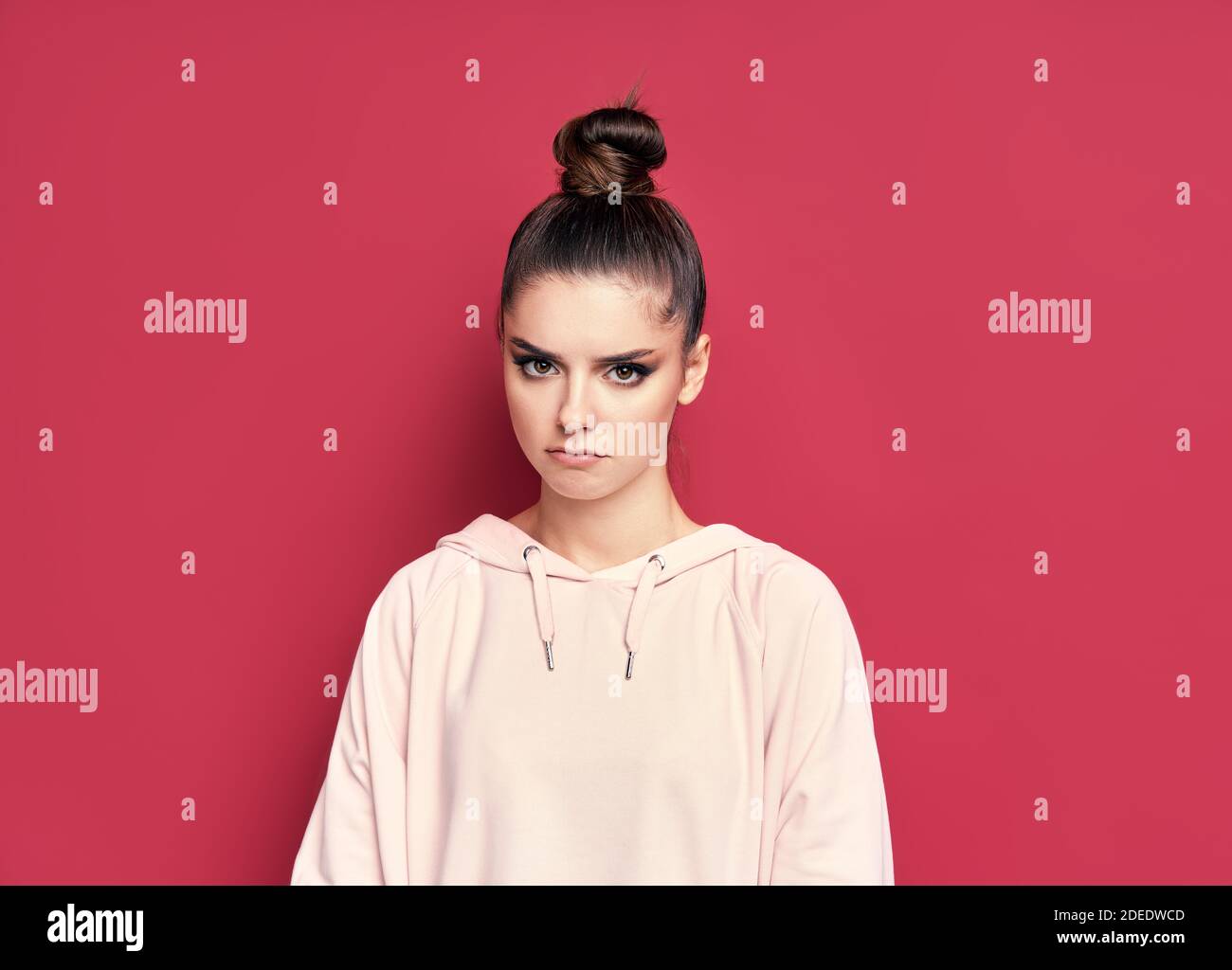 Grumpy face hi-res stock photography and images - Alamy