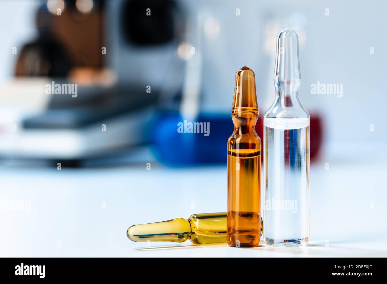 Plain ampule vials for injections close up Stock Photo - Alamy