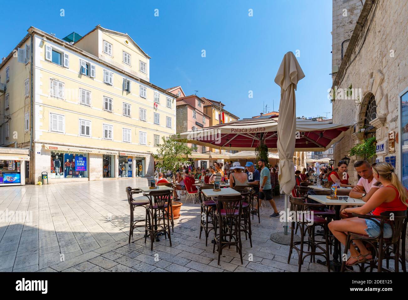 Dalmatian square hi-res stock photography and images - Alamy
