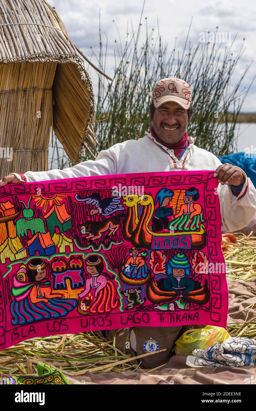 Peruvian tapestry hi-res stock photography and images - Alamy