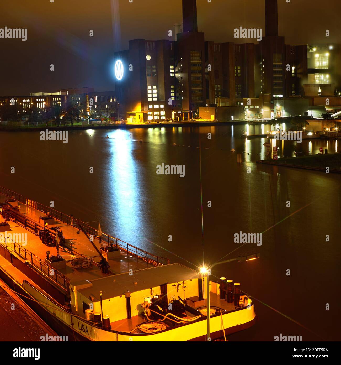 Diesel barge hi-res stock photography and images - Alamy