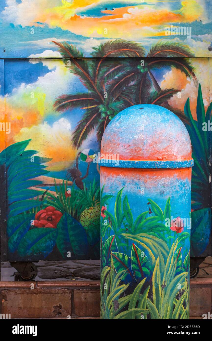 U.S.A, Miami, Miami Beach, South Beach, Ocean Drive, Painting on ...