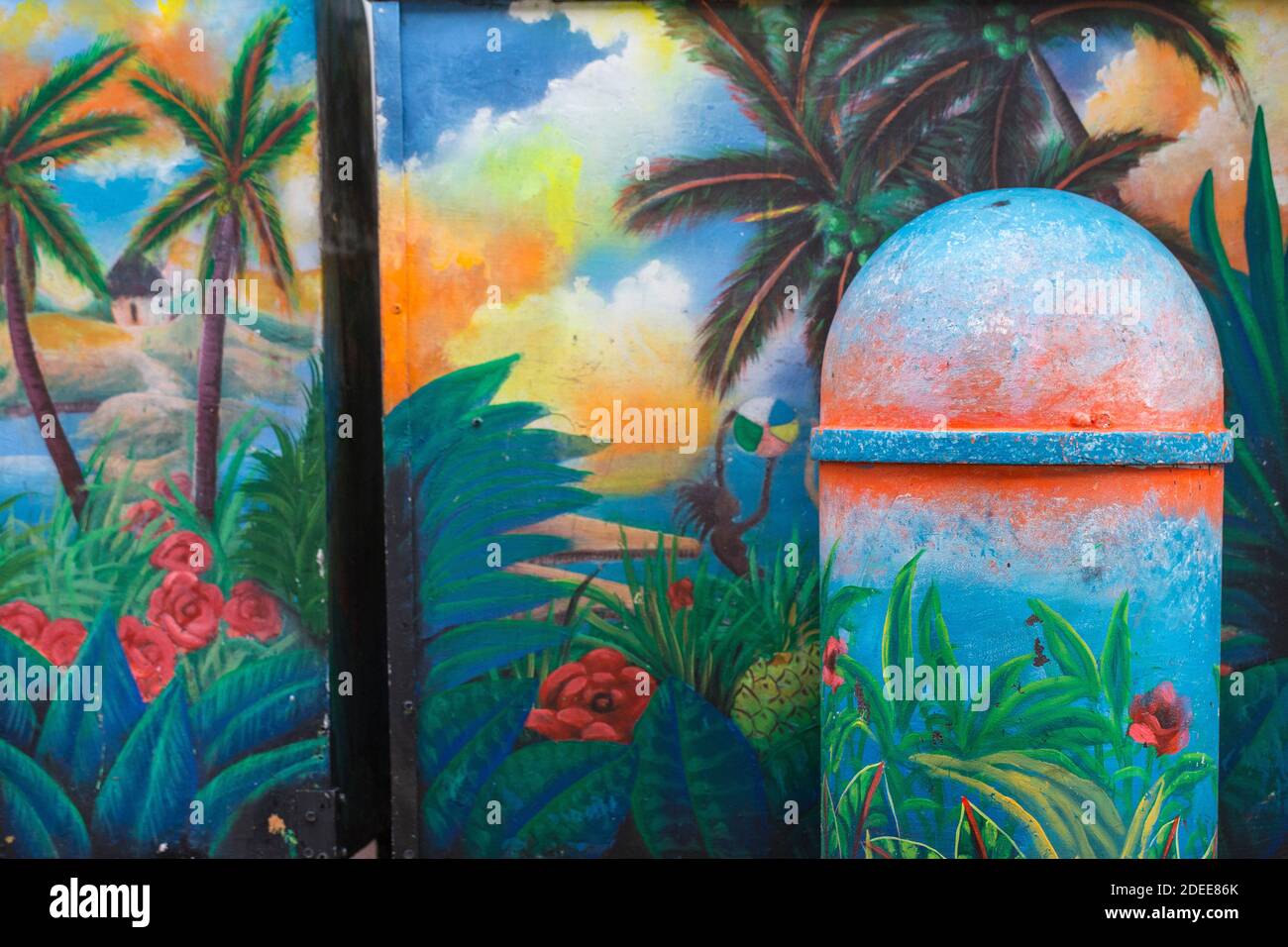 U.S.A, Miami, Miami Beach, South Beach, Ocean Drive, Painting on ...