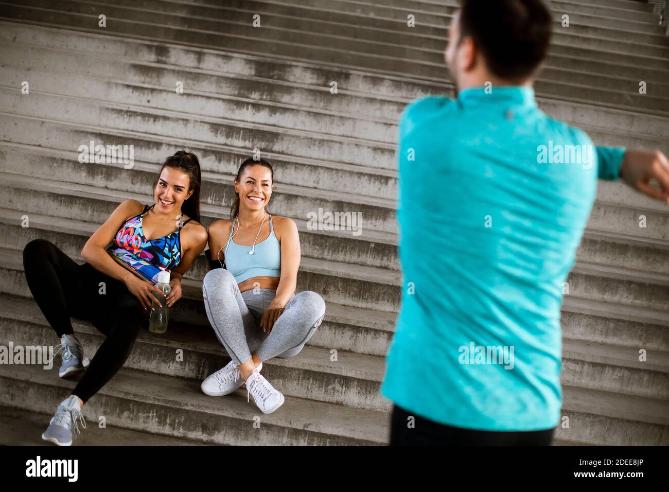 Athletic young couple during training hi-res stock photography and ...