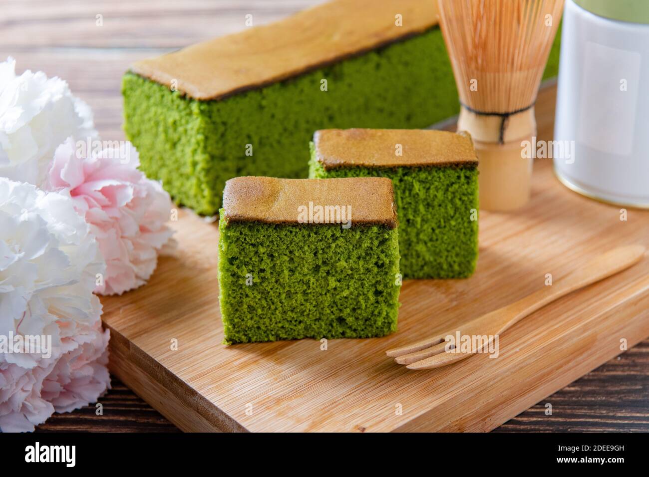 sponge cake with matcha and honey, matcha castella cake, (Japanese ...