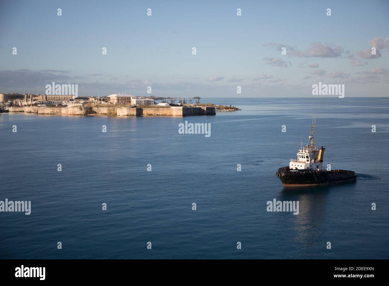 Tug Boat in Hamilton Harbour, Bermuda Stock Photo - Alamy