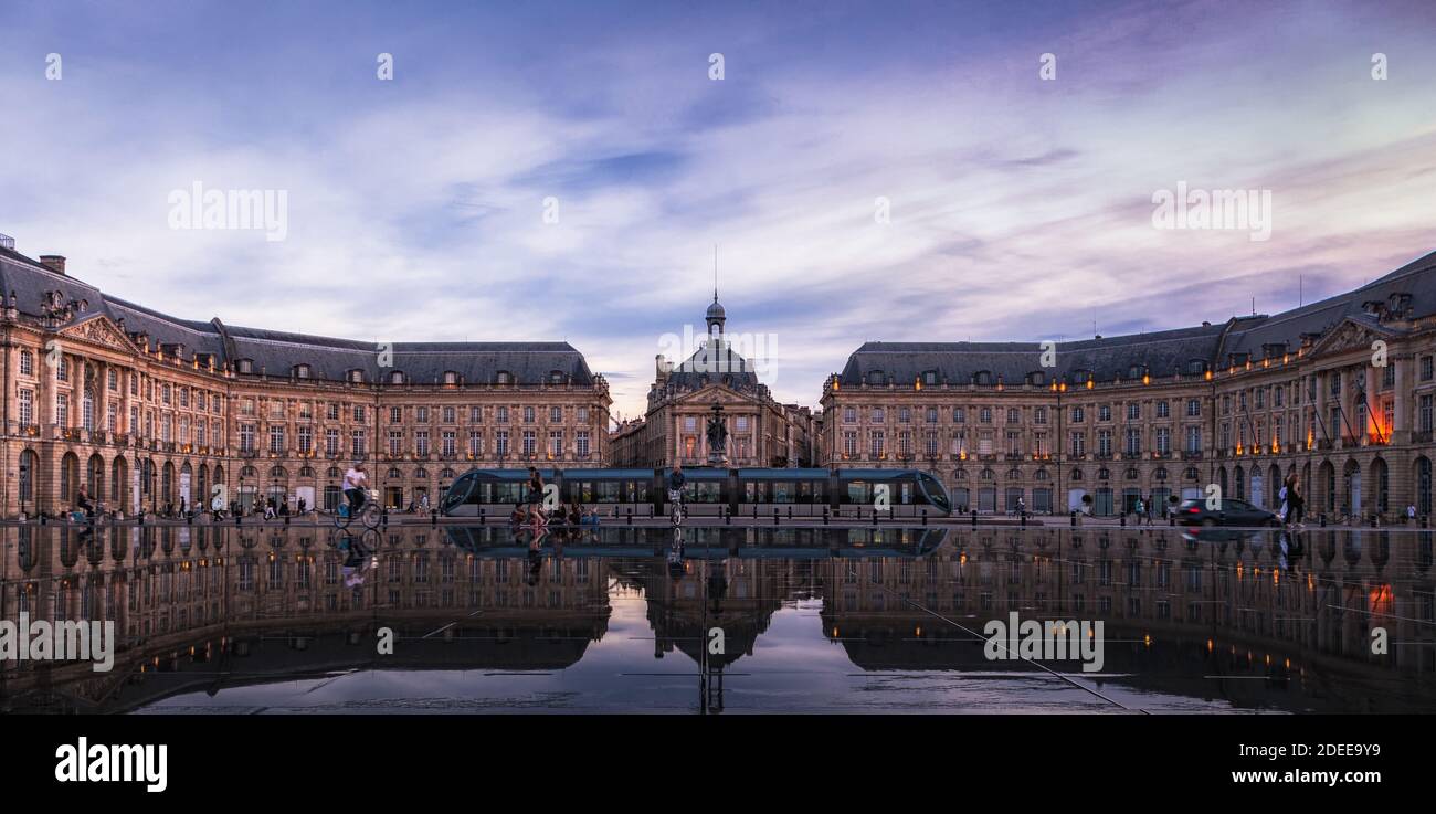 The Worlds Largest Reflecting Pool High Resolution Stock Photography ...