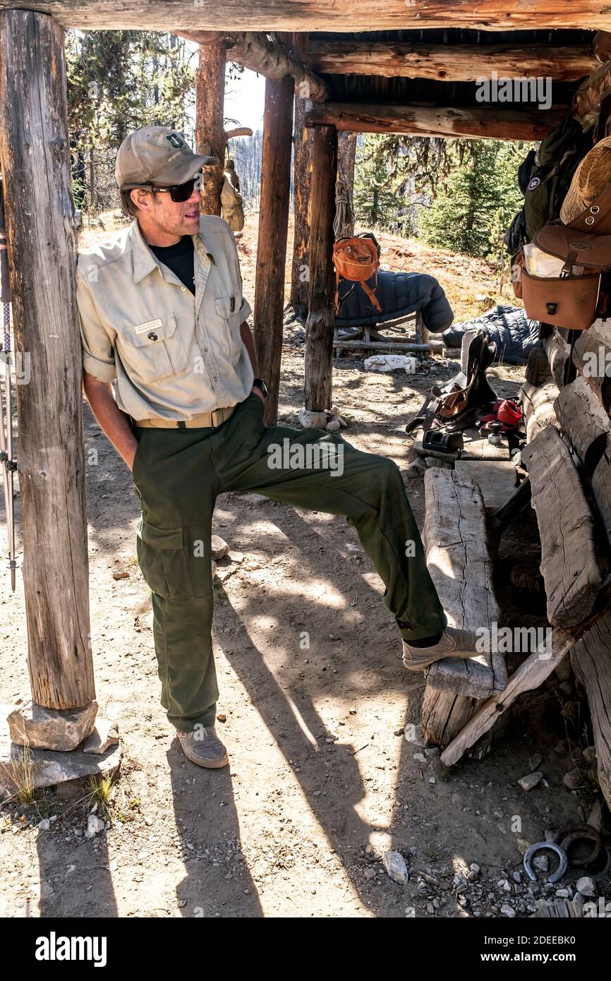 Ranger cabin hi-res stock photography and images - Alamy