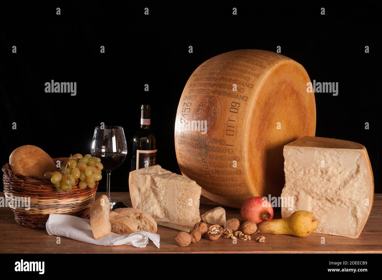 Form,Parmigiano Reggiano, forma, formaggio Stock Photo - Alamy