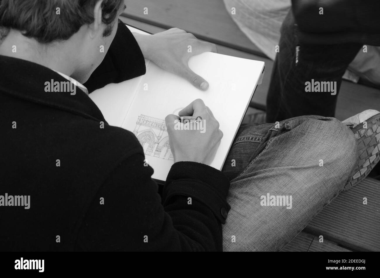 Draw imagine hi-res stock photography and images - Alamy