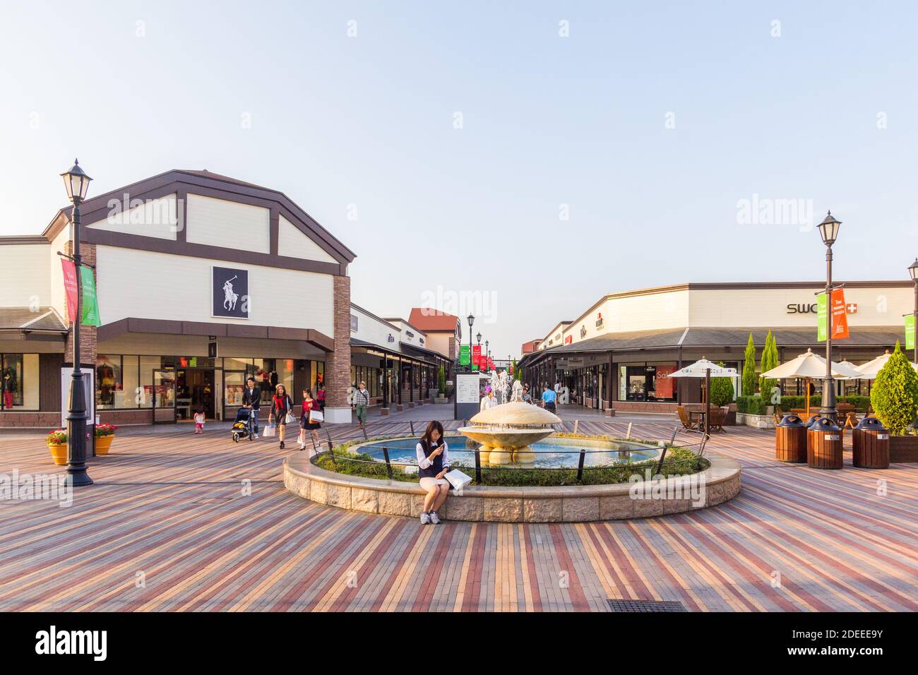 Shopping district at the Toki Premium Outlets in Gifu, Japan Stock ...