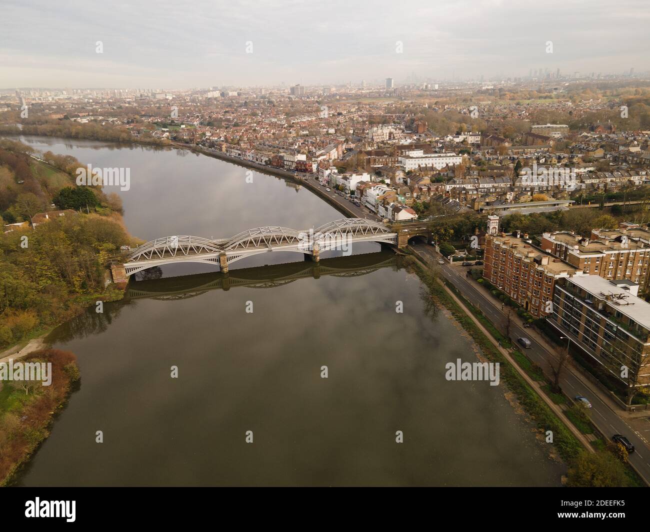 Barnes bridge, barnes hi-res stock photography and images - Alamy
