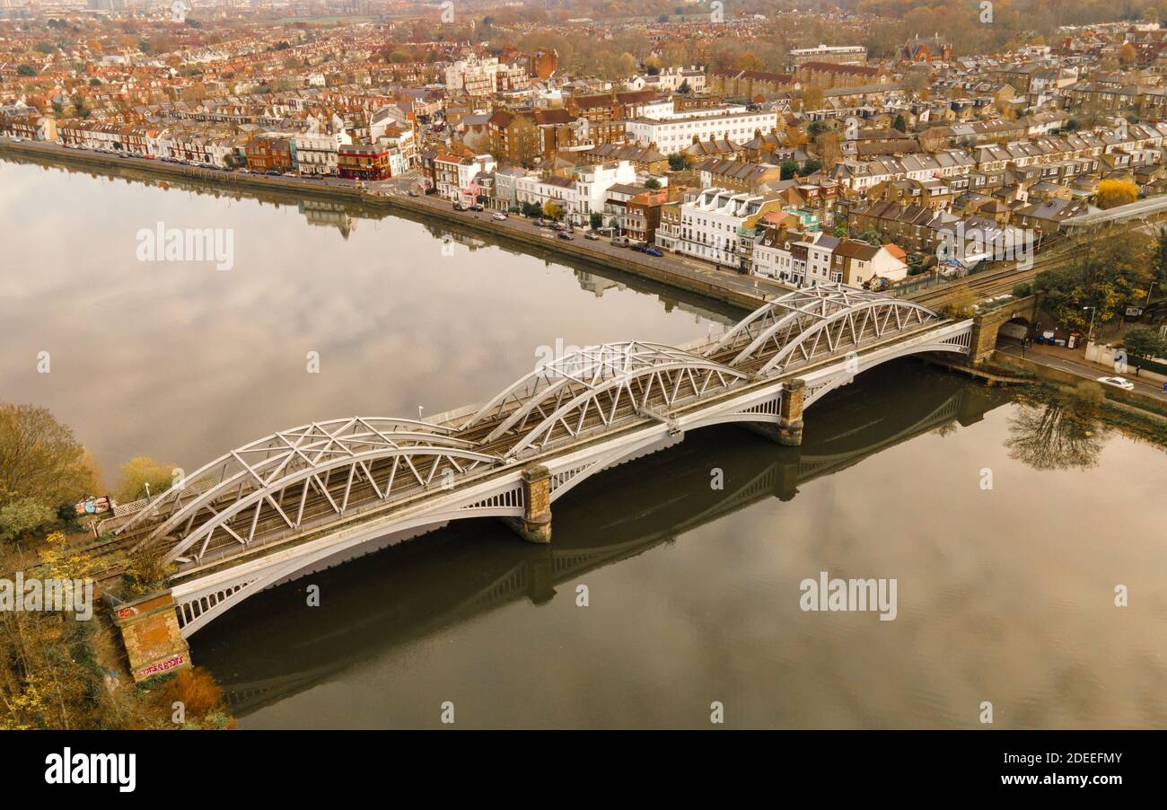 Barnes bridge, barnes hi-res stock photography and images - Alamy