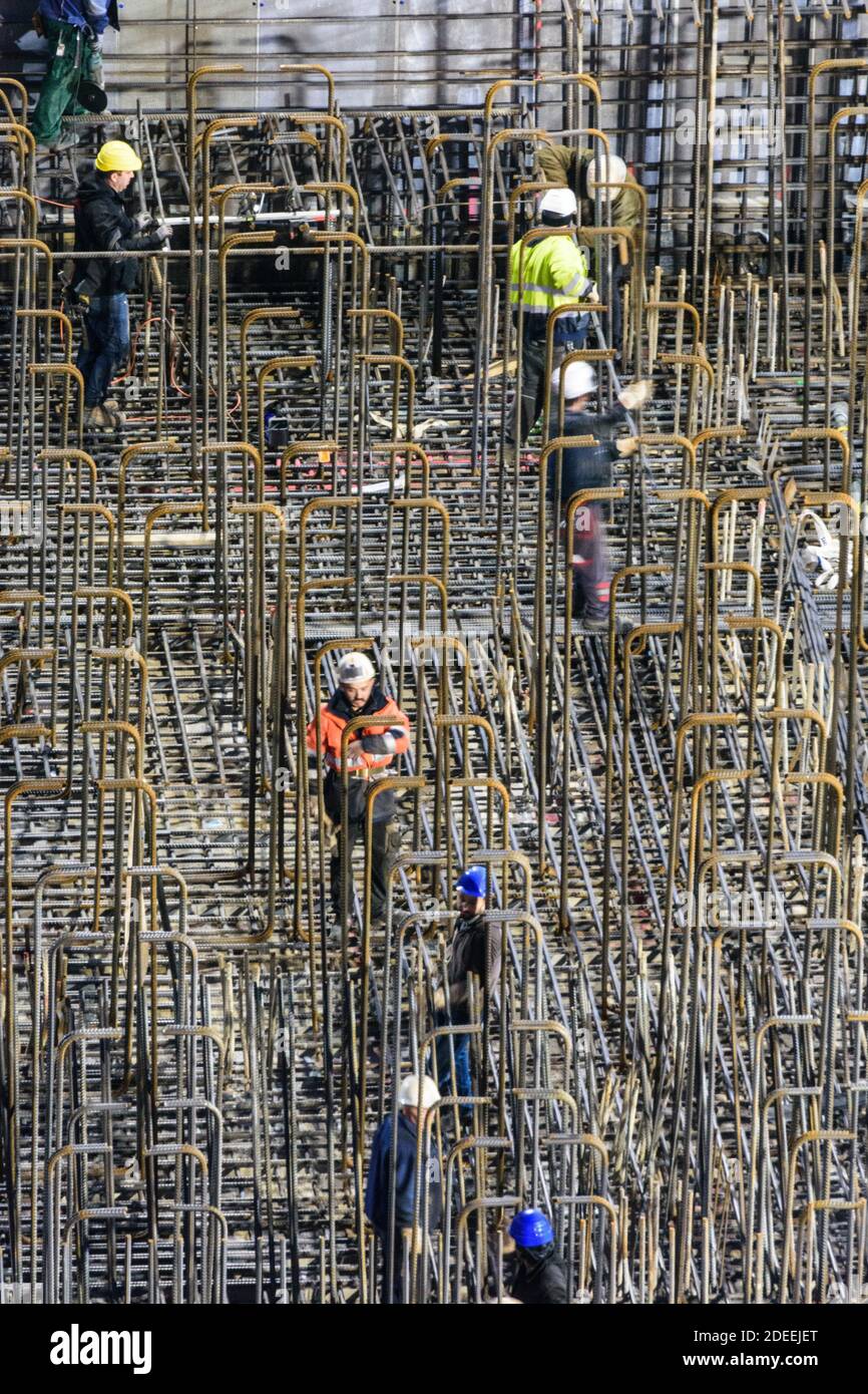 Install reinforcement braiding hi-res stock photography and images - Alamy