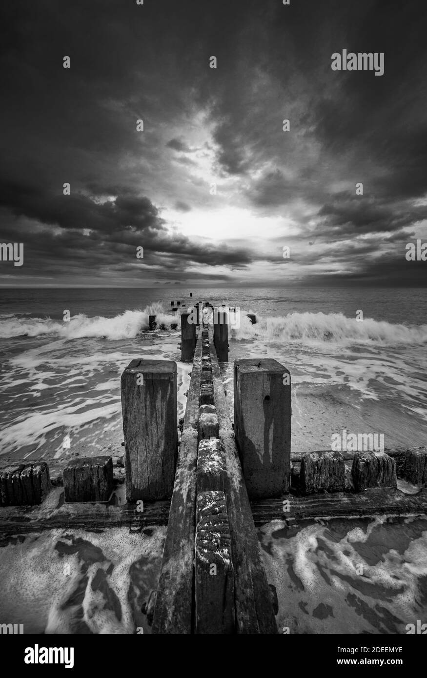 Overcast ocean Black and White Stock Photos & Images - Alamy