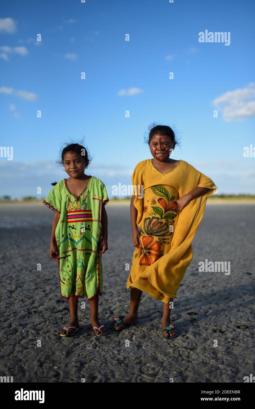 Wayuu indigenous kids in La Guajira, Colombia Stock Photo - Alamy