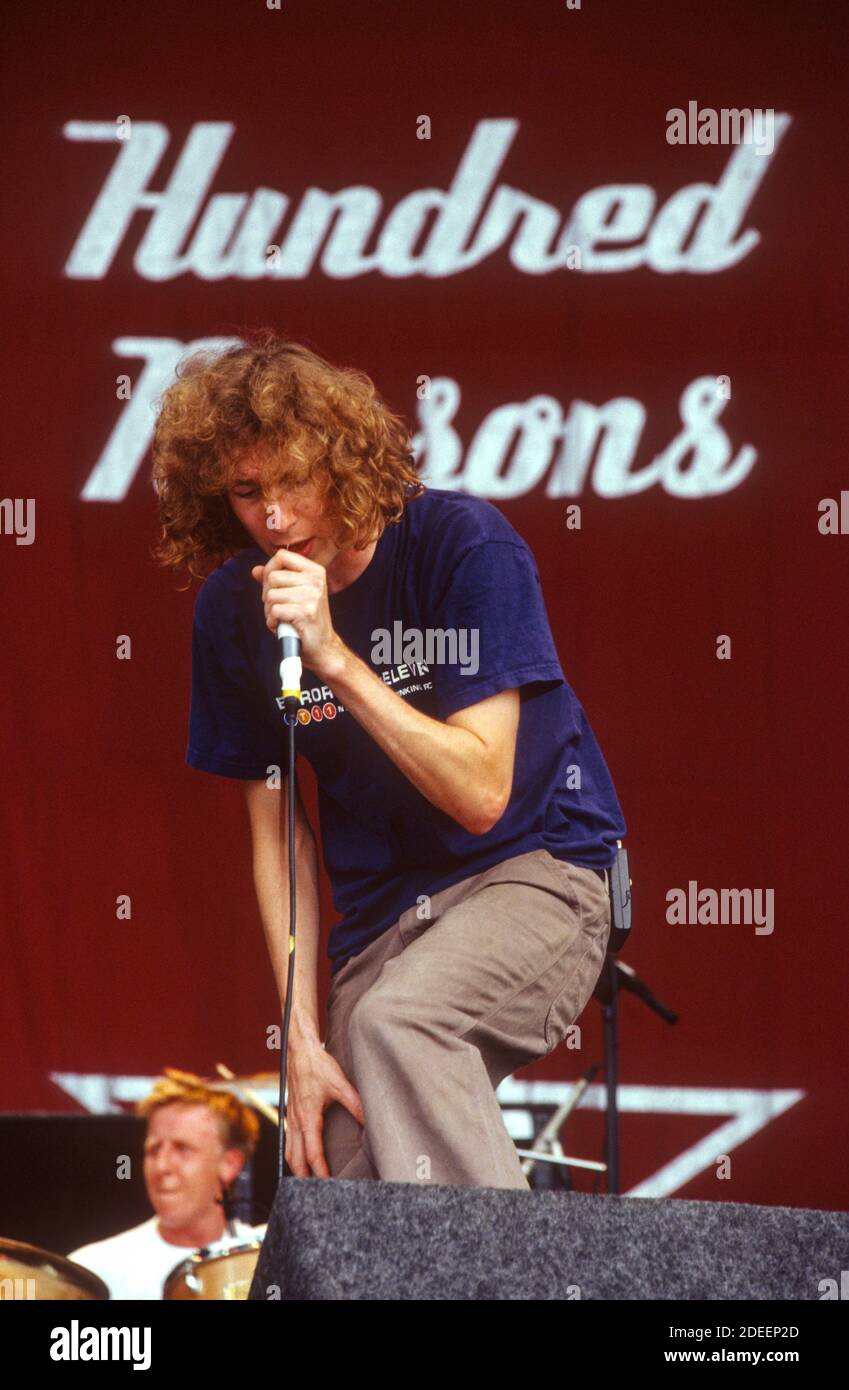 Hundred Reasons band performing at the Reading Festival 2002, Berkshire ...