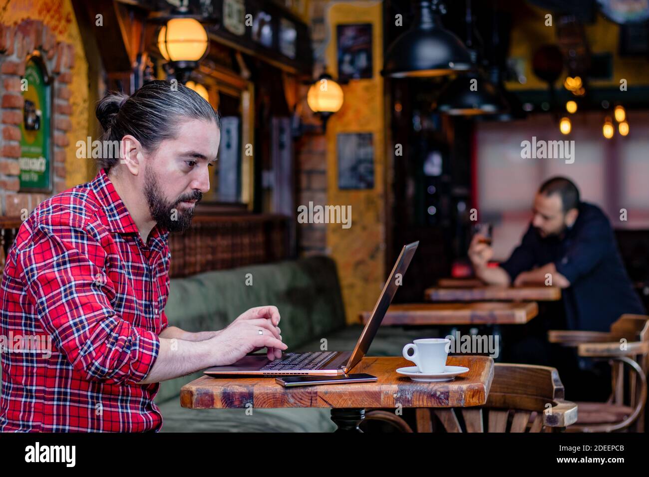 Age appropriate technology hi-res stock photography and images - Alamy