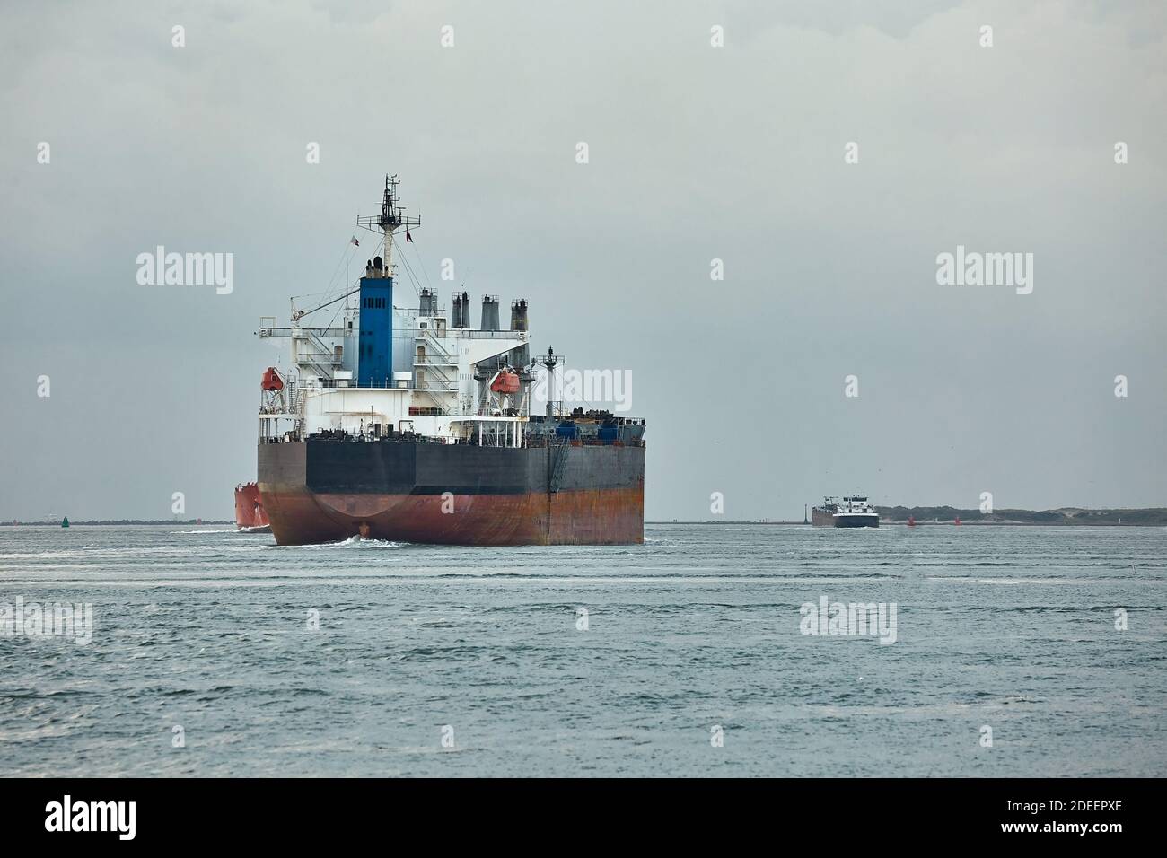 Empty supertanker hi-res stock photography and images - Alamy