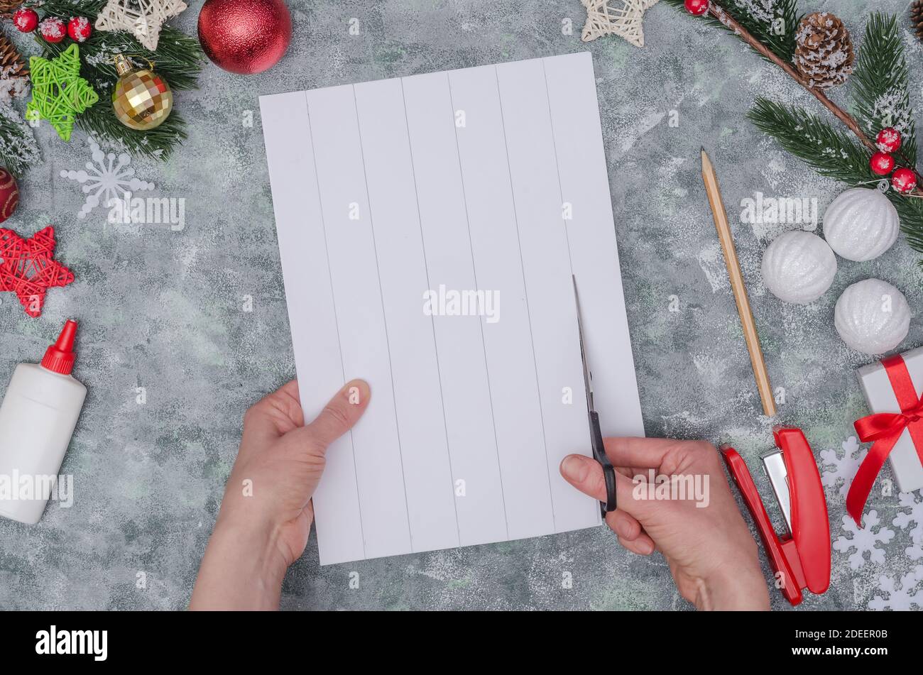 Christmas diy craft, making three-dimensional paper decor for ...