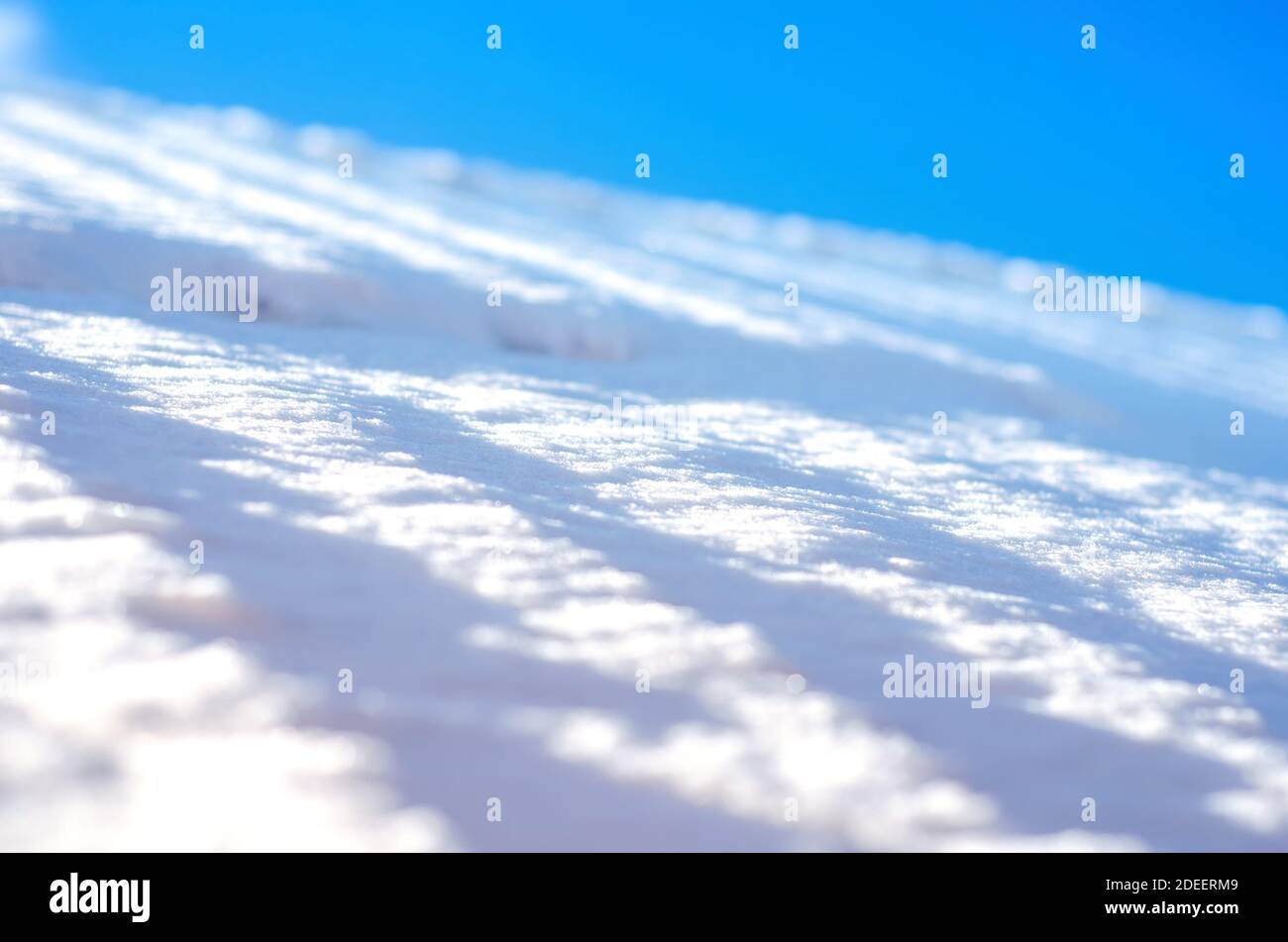 white snow and blue sky background Stock Photo - Alamy