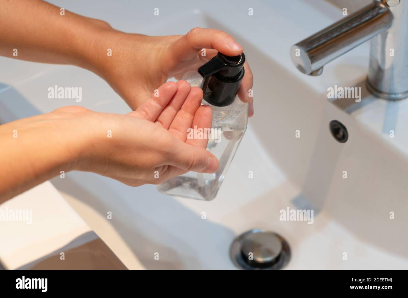 Hygiene disinfection hands hi-res stock photography and images - Alamy