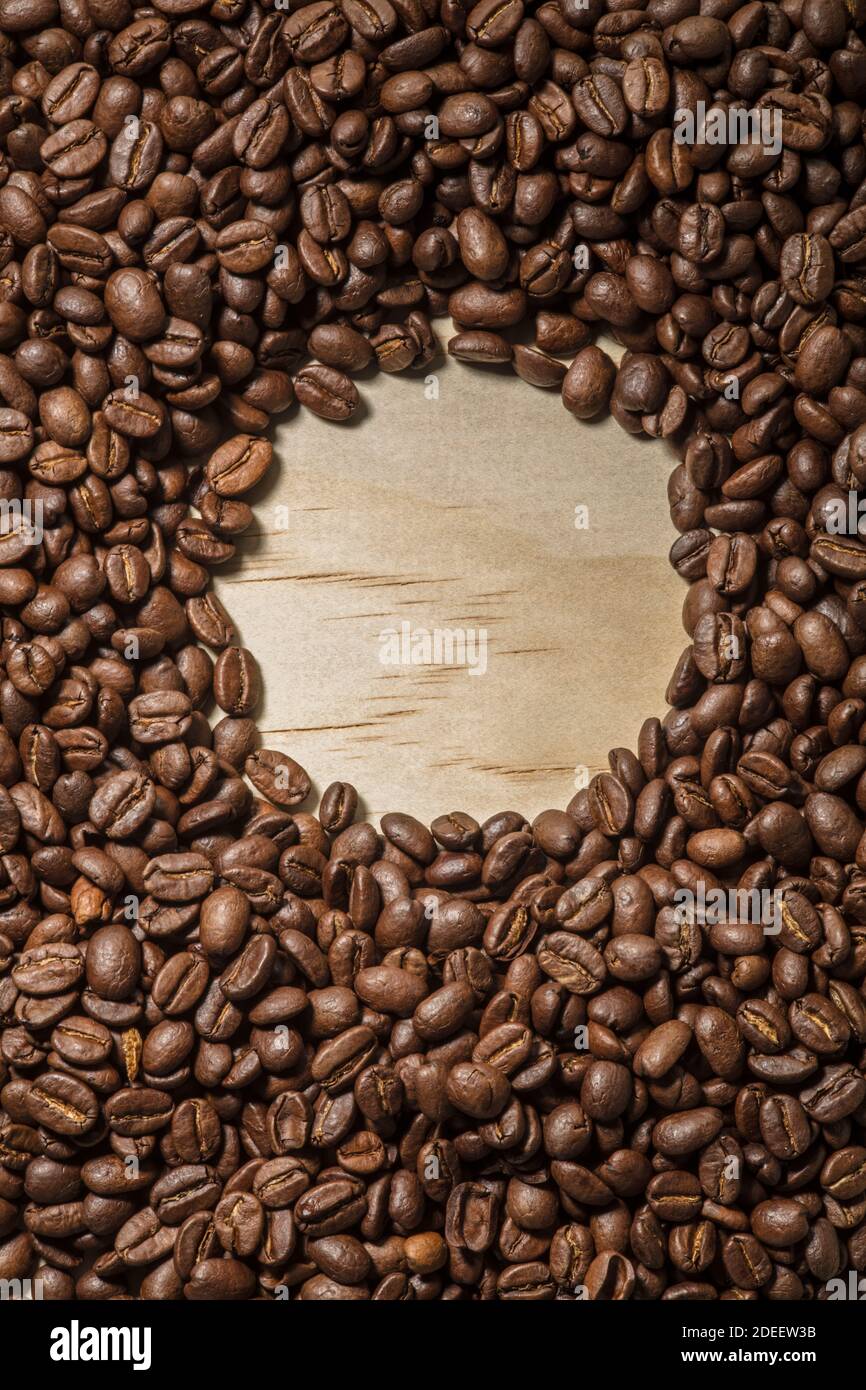 Circle of coffee beans Stock Photo - Alamy