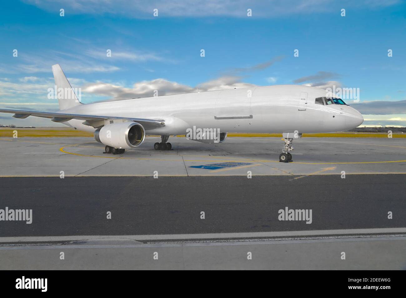 Plane at night Stock Photo - Alamy