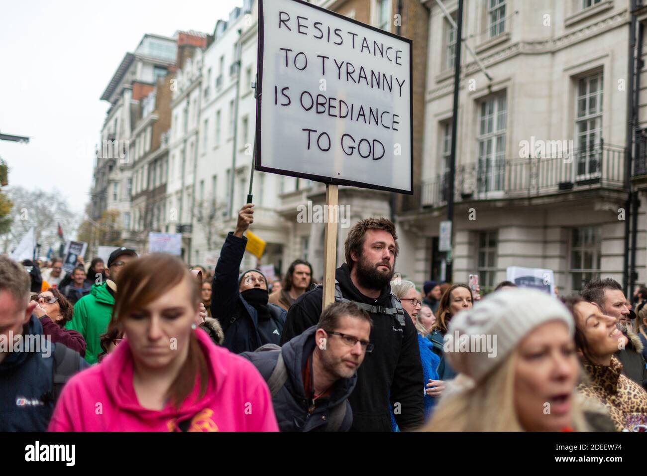 Anti-lockdown protest, London, 28 November 2020. Protesters march down ...