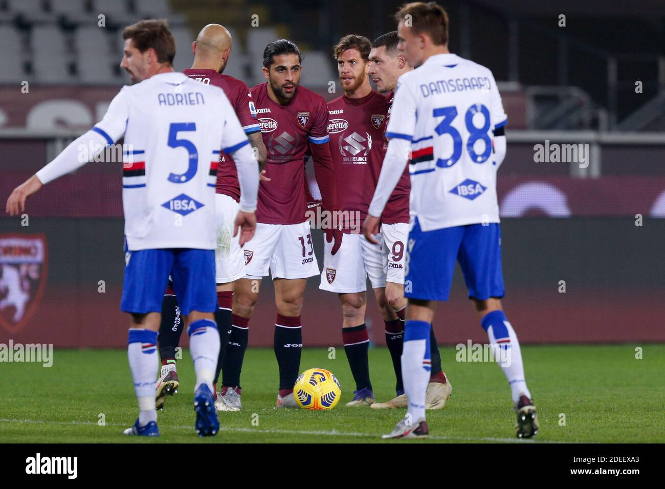 Football player photo shoot hi-res stock photography and images - Alamy