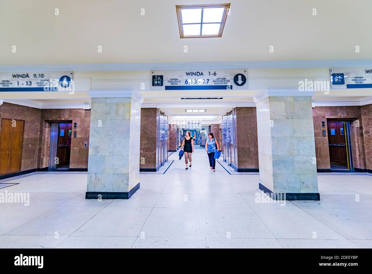 High rise building tourism palace hi-res stock photography and images ...