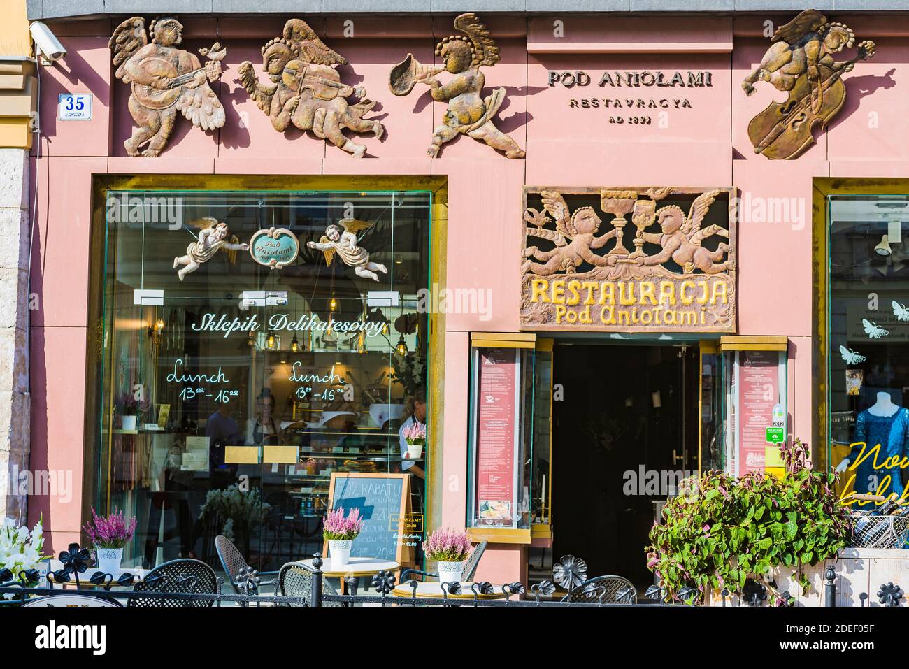 Pod aniolami hi-res stock photography and images - Alamy