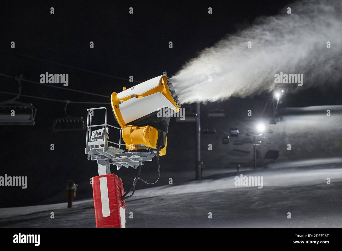 Cannon machine gun hi-res stock photography and images - Alamy