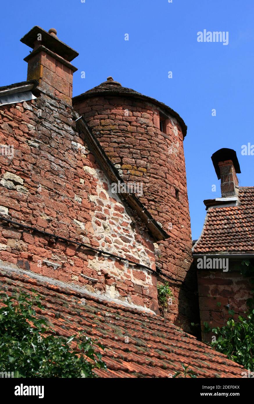 Tuile rouge hi-res stock photography and images - Alamy