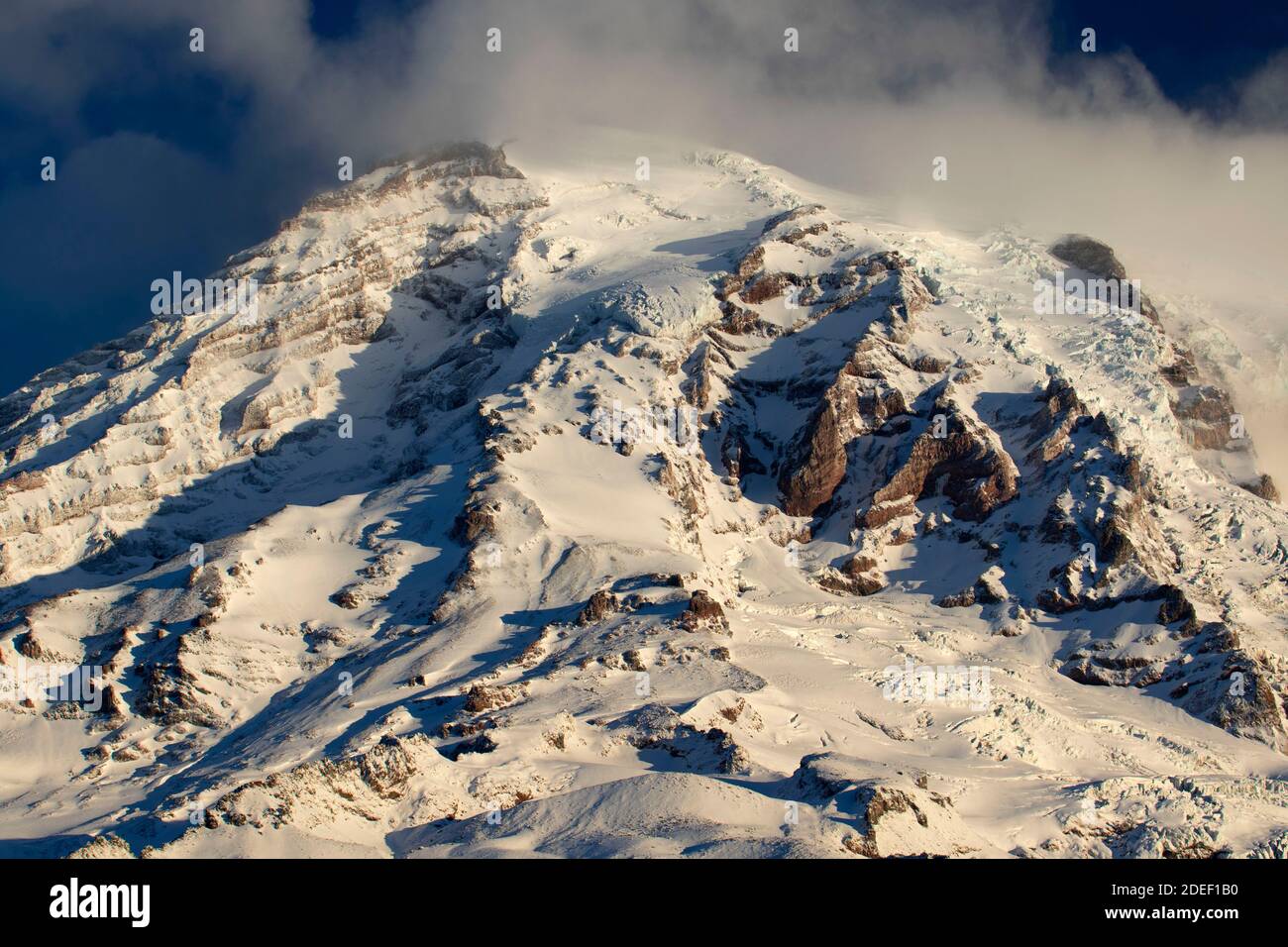 Mt Rainier from Inspiration Point, Mt Rainier National Park, Washington ...