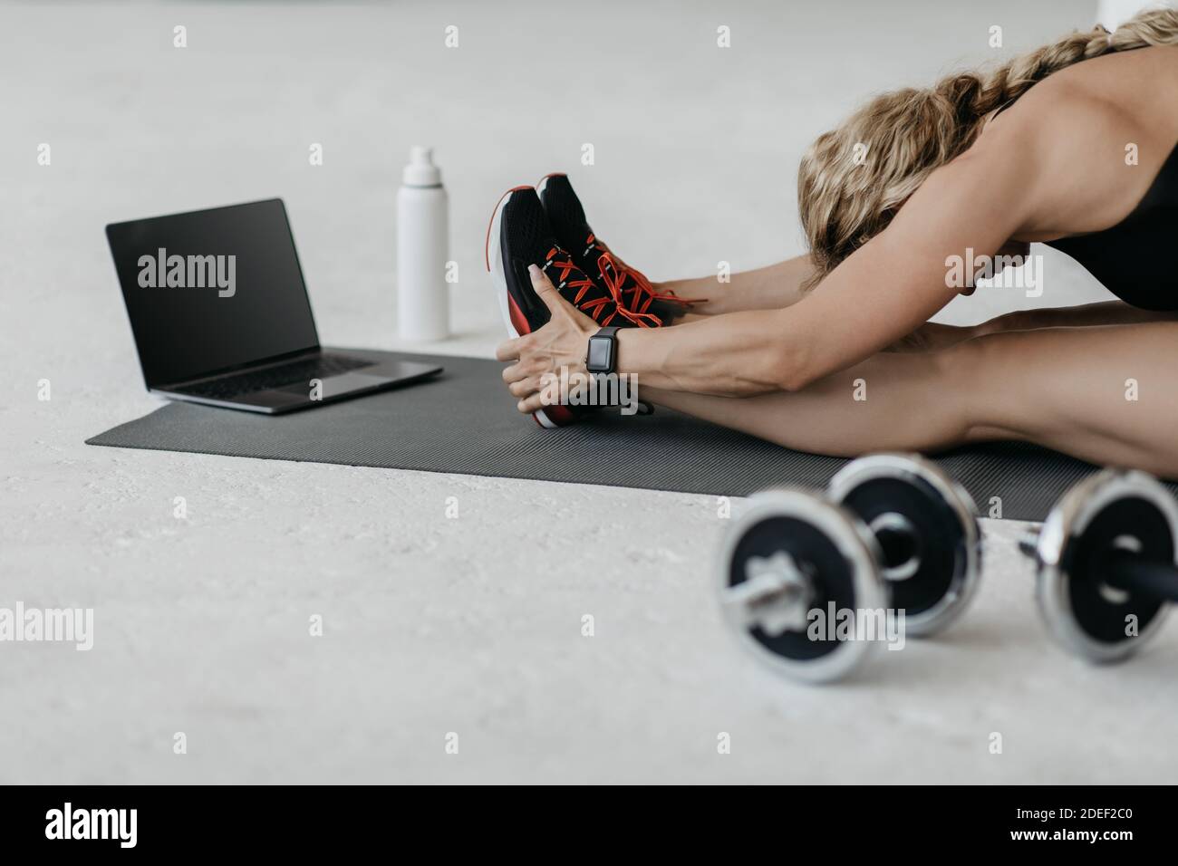 Online fitness workout and advanced training at home Stock Photo - Alamy
