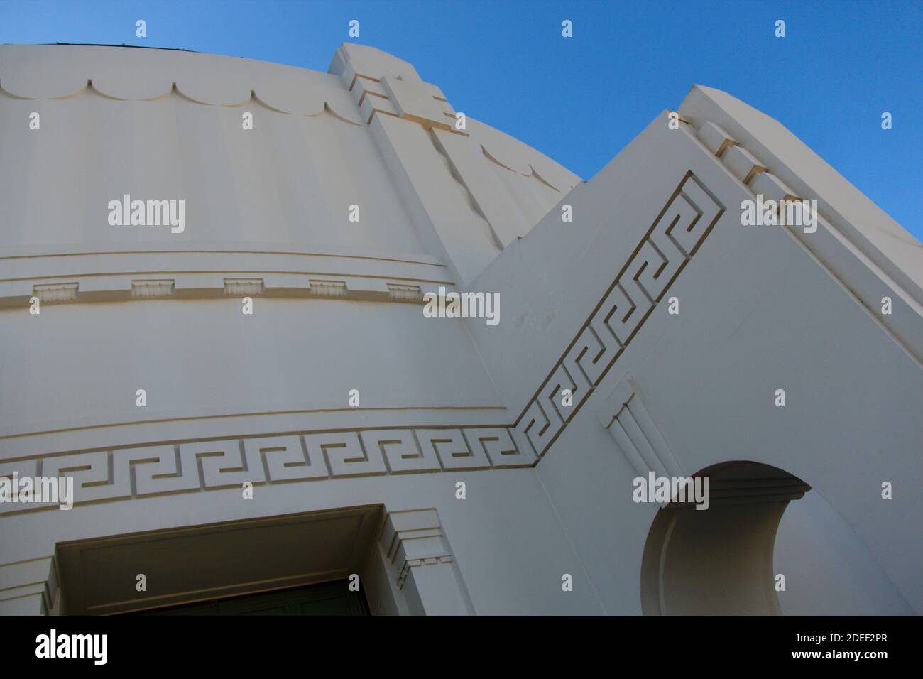 White wall of the Griffith Observatory in Los Angeles Stock Photo - Alamy
