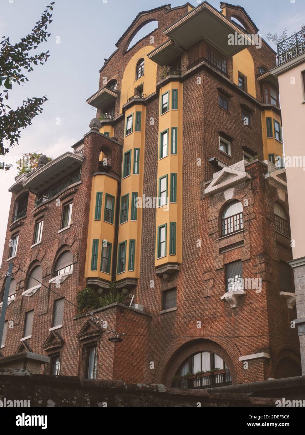 Irregular Quadrilaterals In Architecture