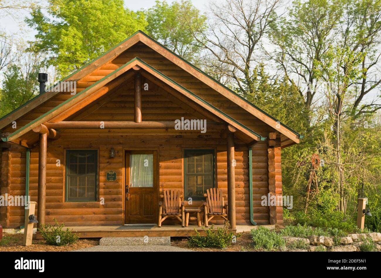 Log Cabin style home Stock Photo - Alamy