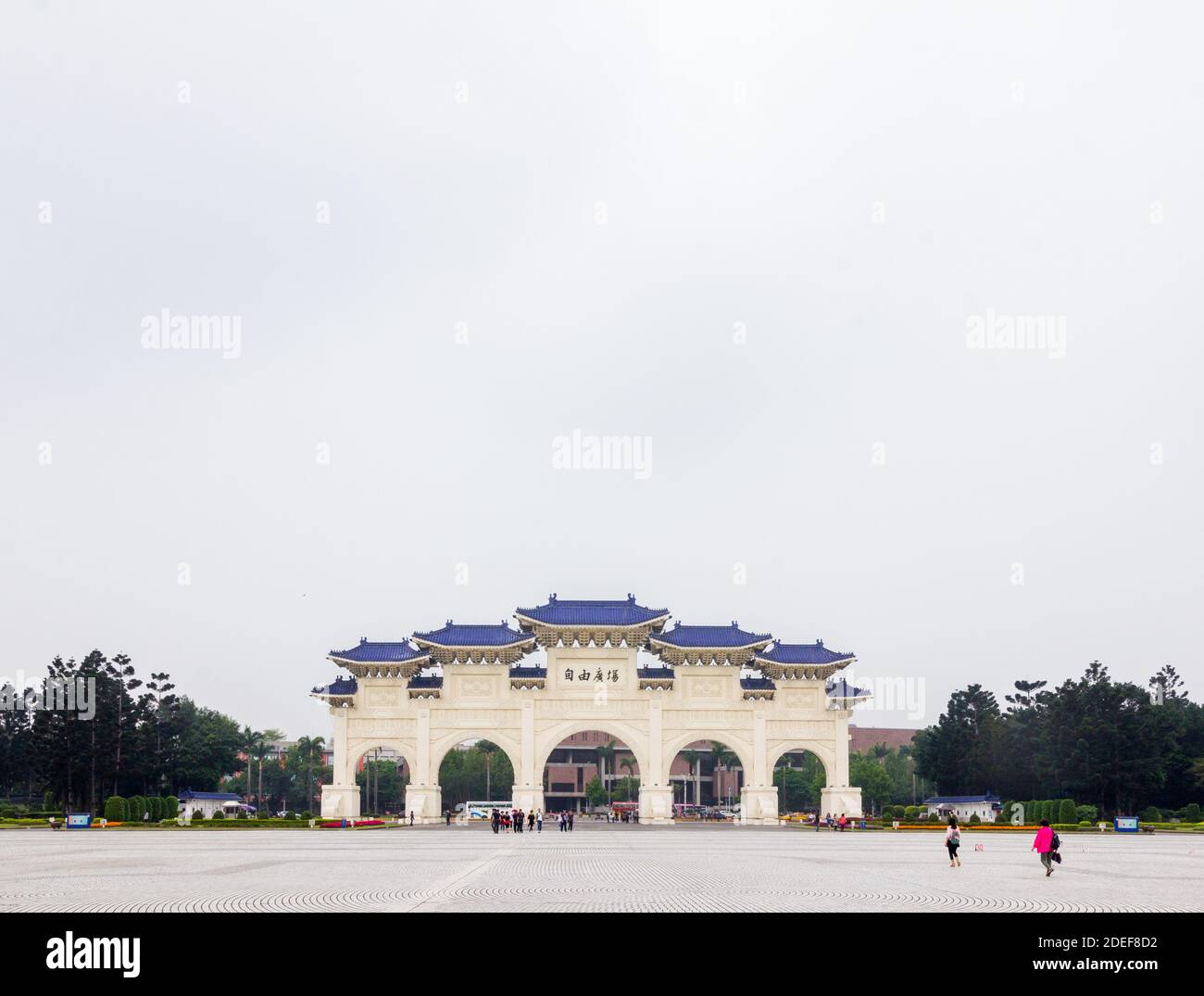 The Liberty Square Arch in Taipei, Taiwan Stock Photo - Alamy