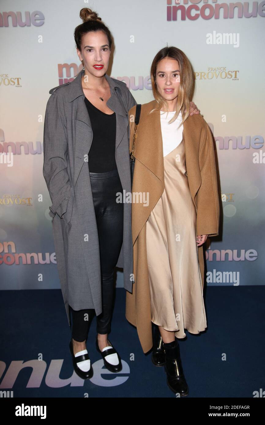 Charlotte Gabris et Alice David lors de la premiere de 'Mon Inconnue' a ...