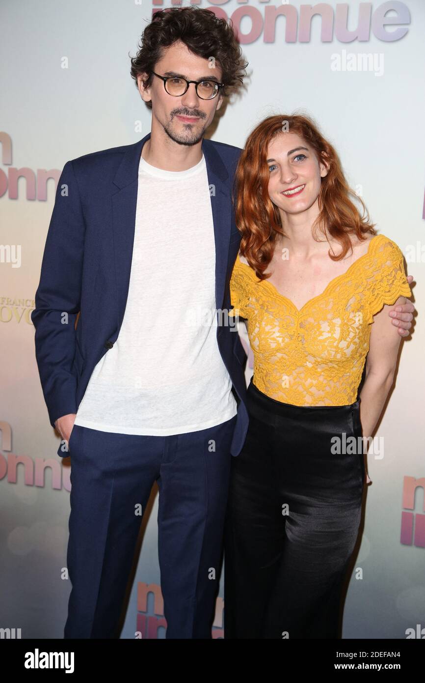 Hugo Gelin et Sarah Gelin lors de la premiere de 'Mon Inconnue' a l'UGC ...