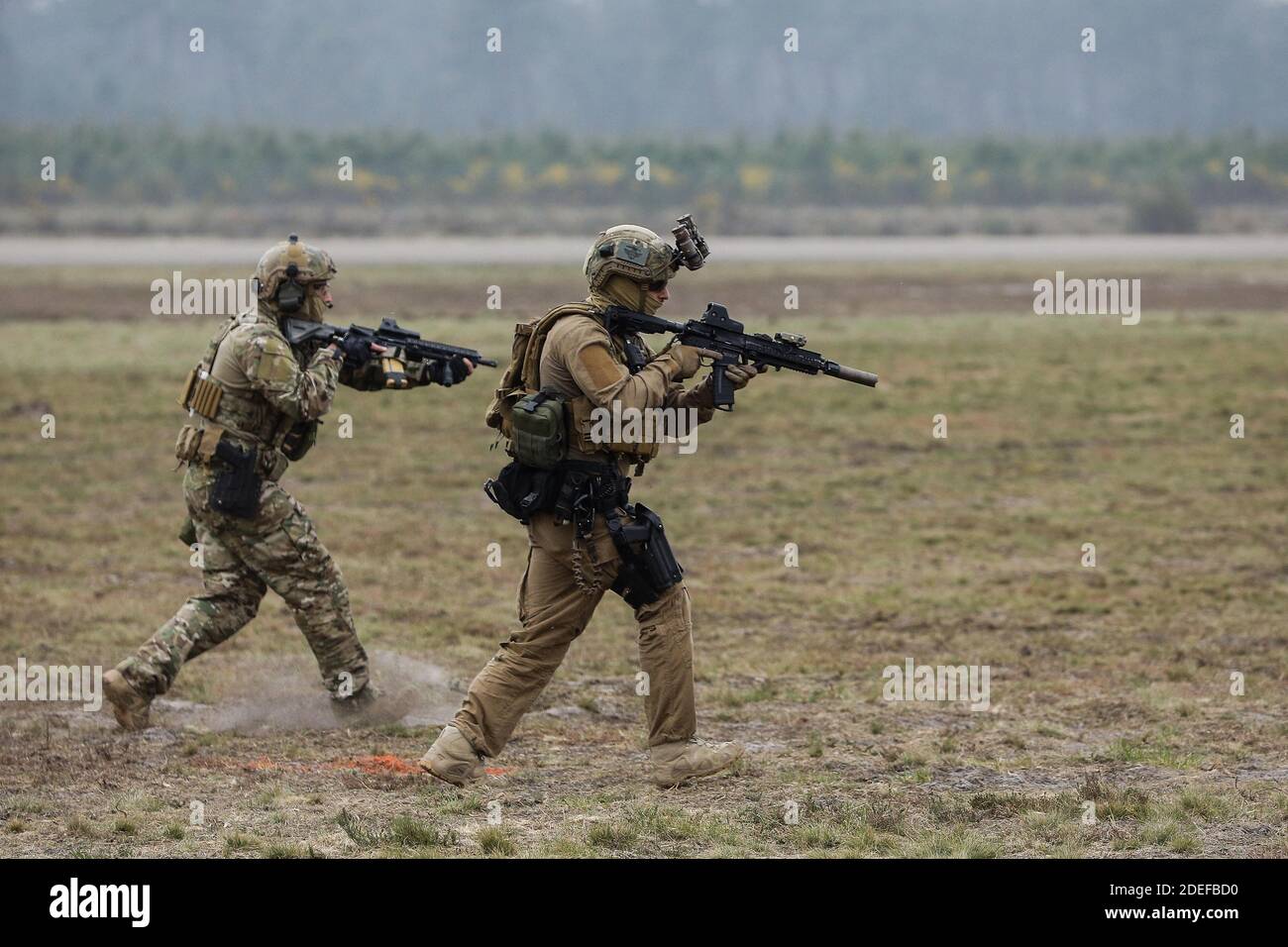 French army's special forces show their skills during the Special ...