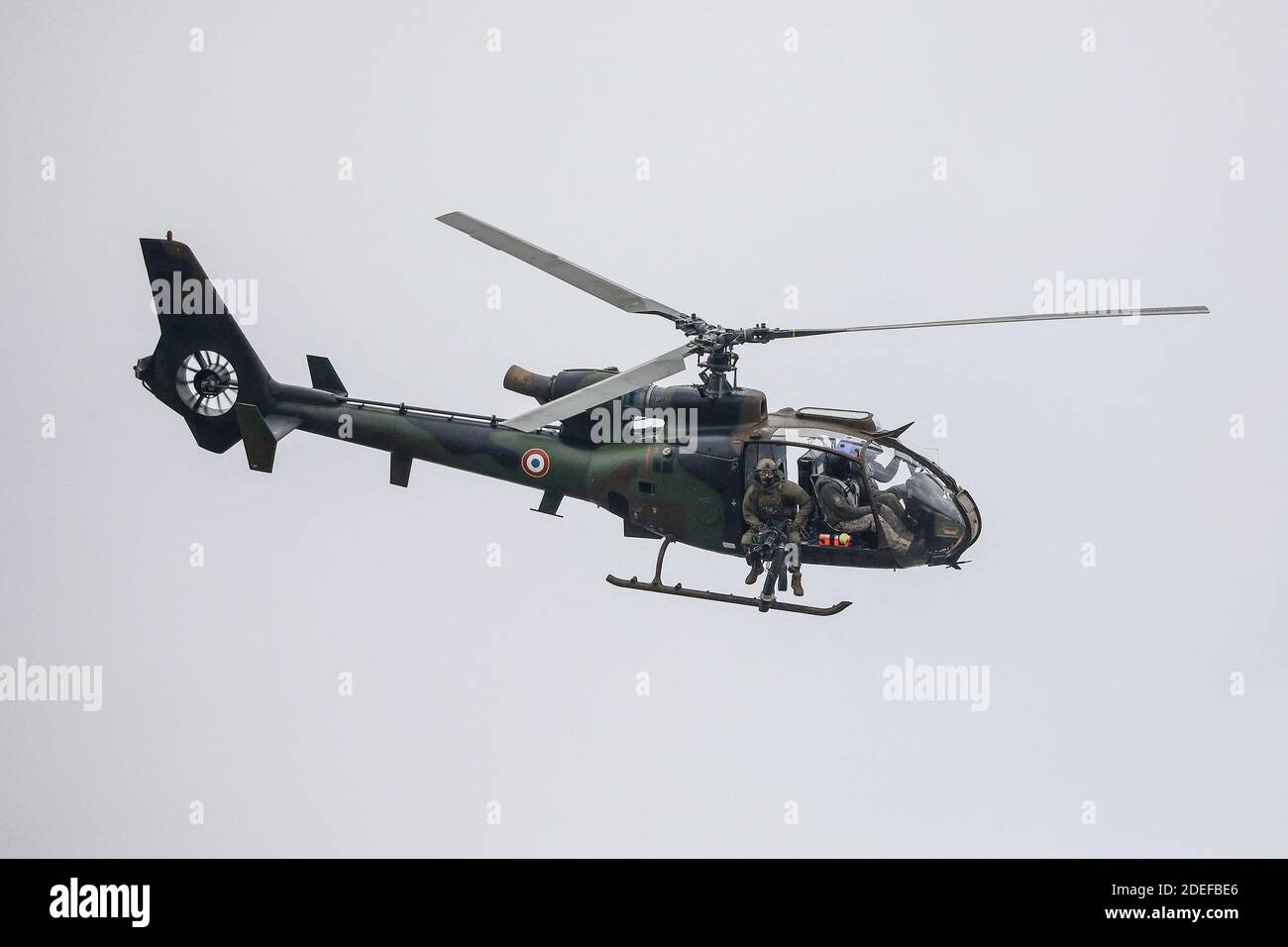 French army's special forces show their skills during the Special ...